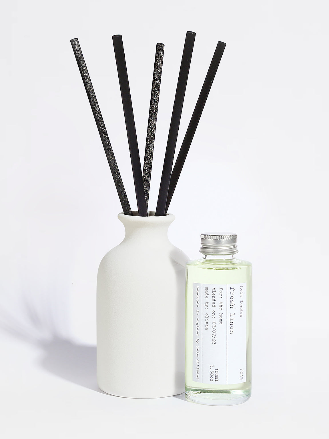 Fresh Linen Ceramic Reed Diffuser - 100ml | Helm London